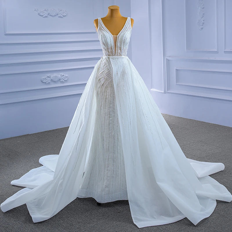 Stunning Bridal Gown With Intricate Lace Design on Luulla